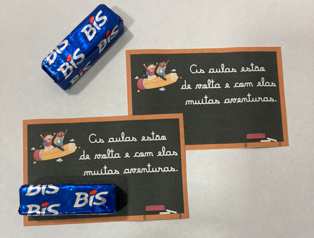 Lembrancinha Volta as aulas com bis | Cantinho do EVA